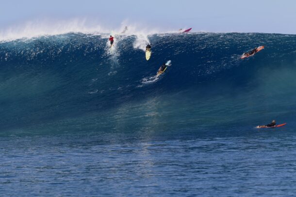 Laura Enever New Guinness World Record - SurfGirl Magazine