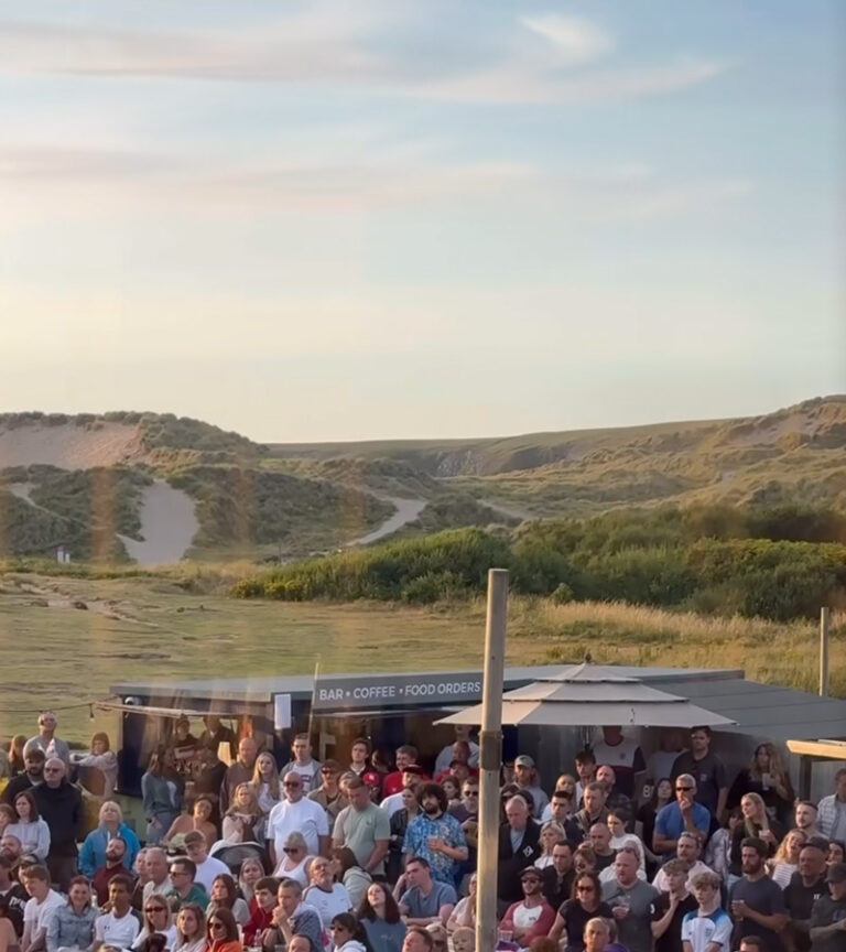 Top 6 Après Surf Bars - SurfGirl Magazine